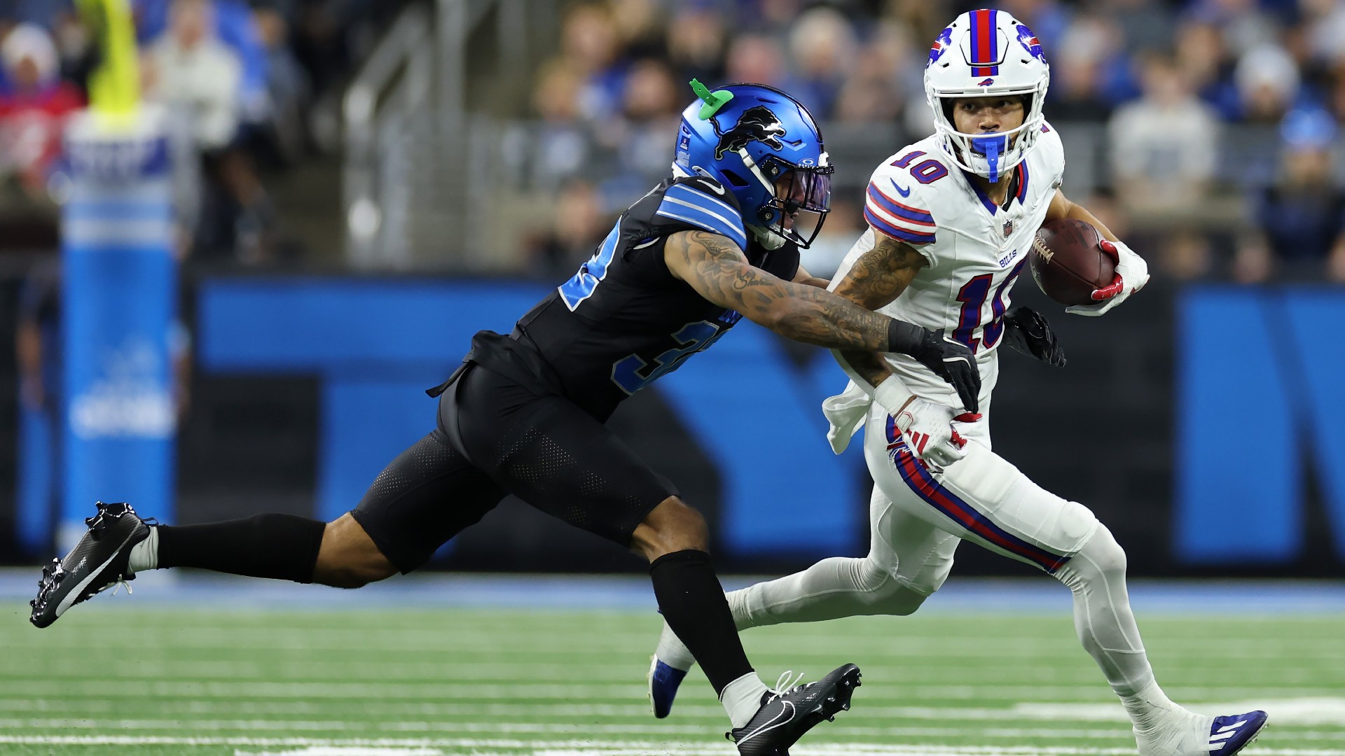 Wide receiver Khalil Shakir renova contrato por mais quatro anos com o ...