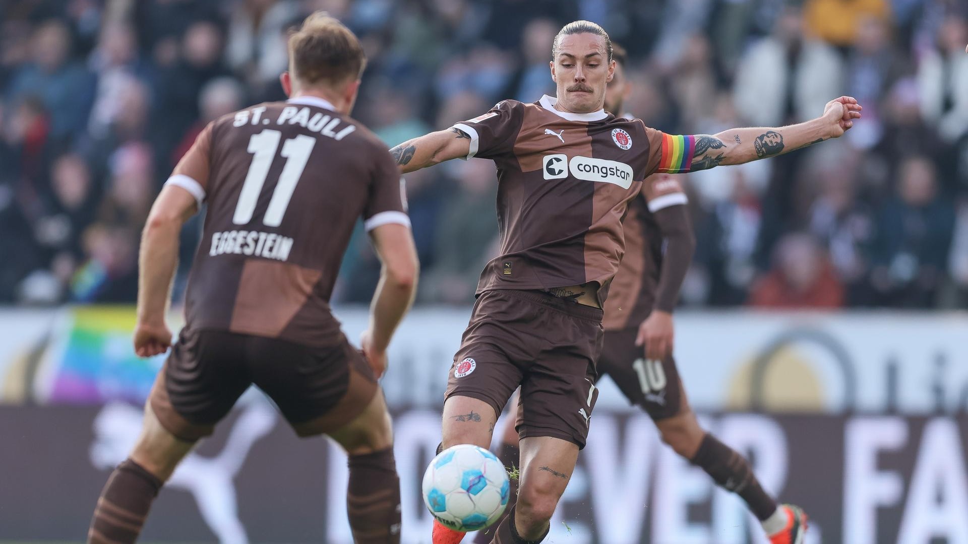 Wer zeigt / überträgt St. Pauli vs. Holstein Kiel im TV und LIVE-STREAM? | DAZN News DE