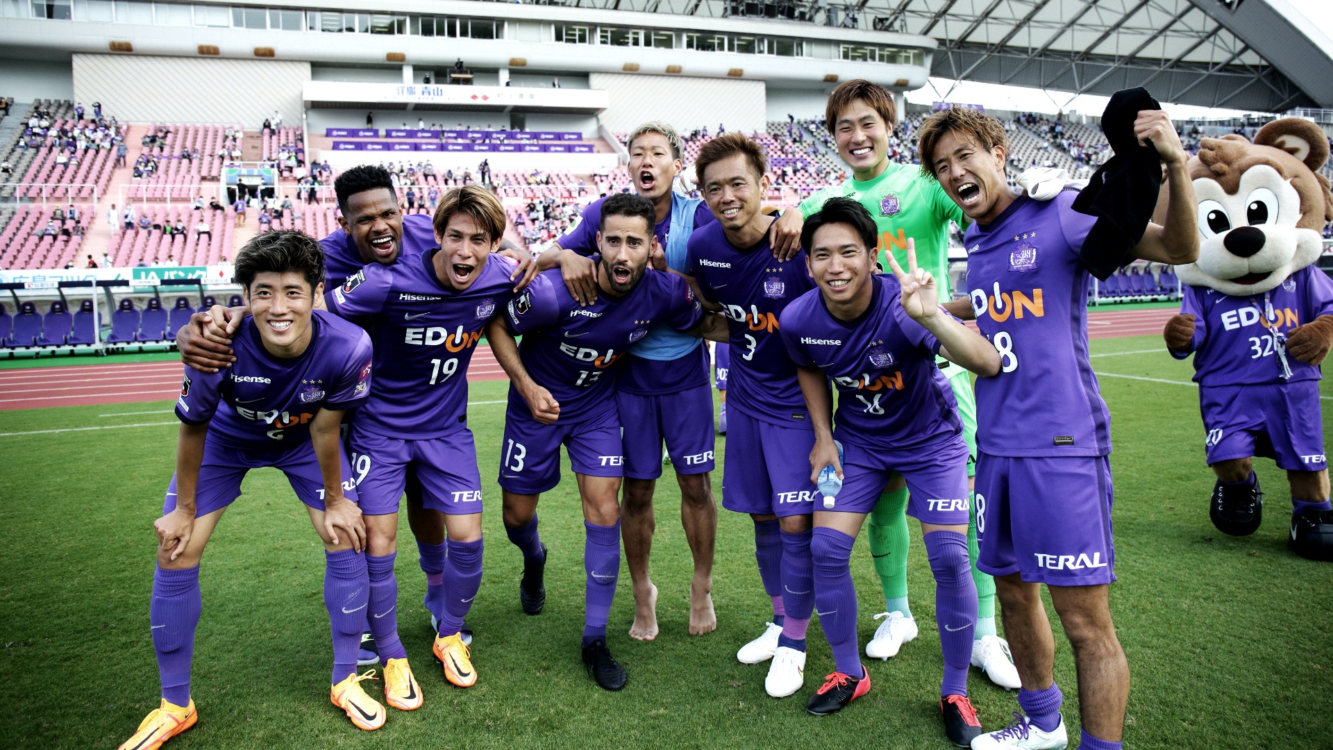 【週末J1まとめ】ACL組は明暗を分ける結果に。広島はホームで首位・鹿島に完勝してJ1通算400勝目を挙げる｜Jリーグ | DAZN News JP