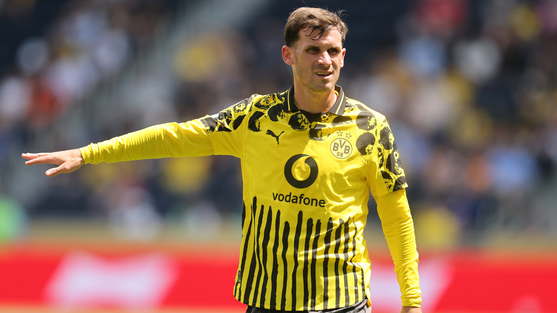 BVB: Darum spielt Pascal Groß bei der Klub WM mit einem Langarm-Trikot ...