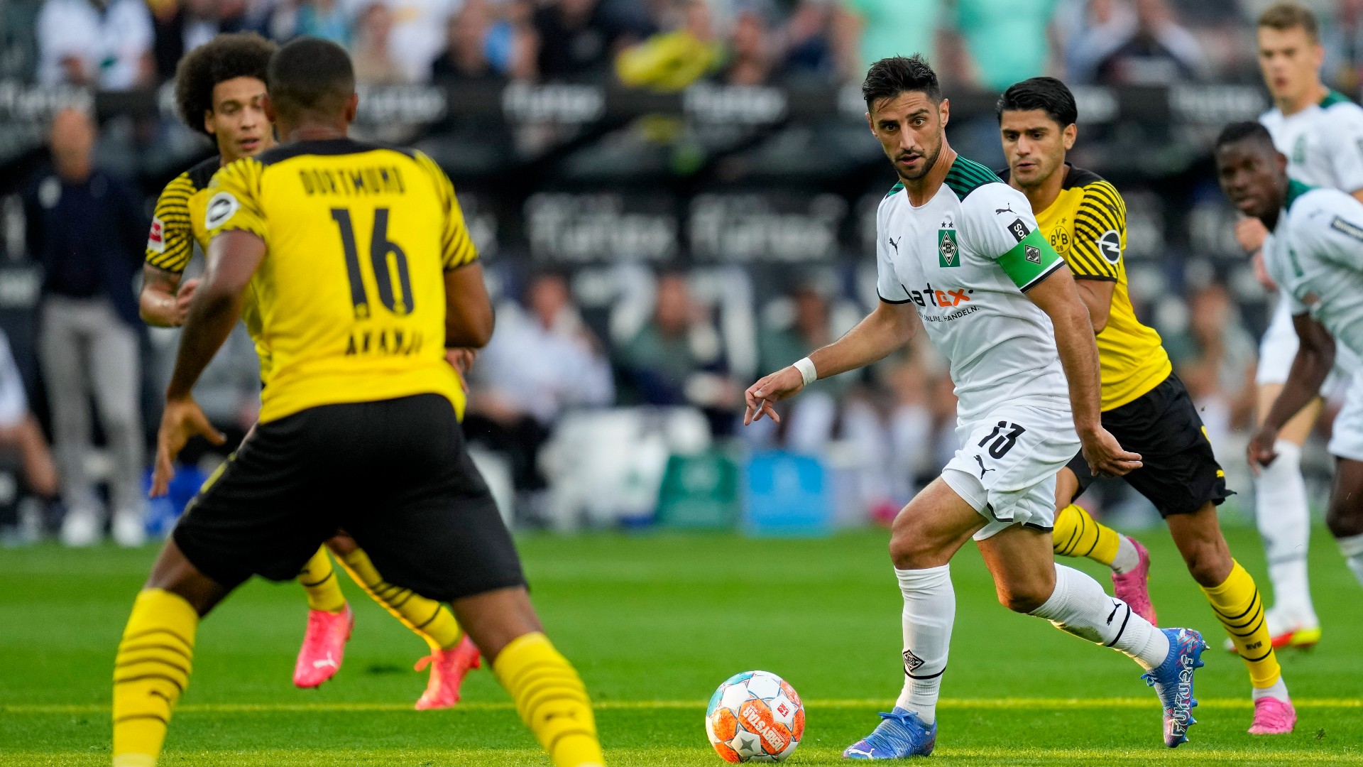 BVB vs. Gladbach im TV und LIVE-STREAM | DAZN News DE