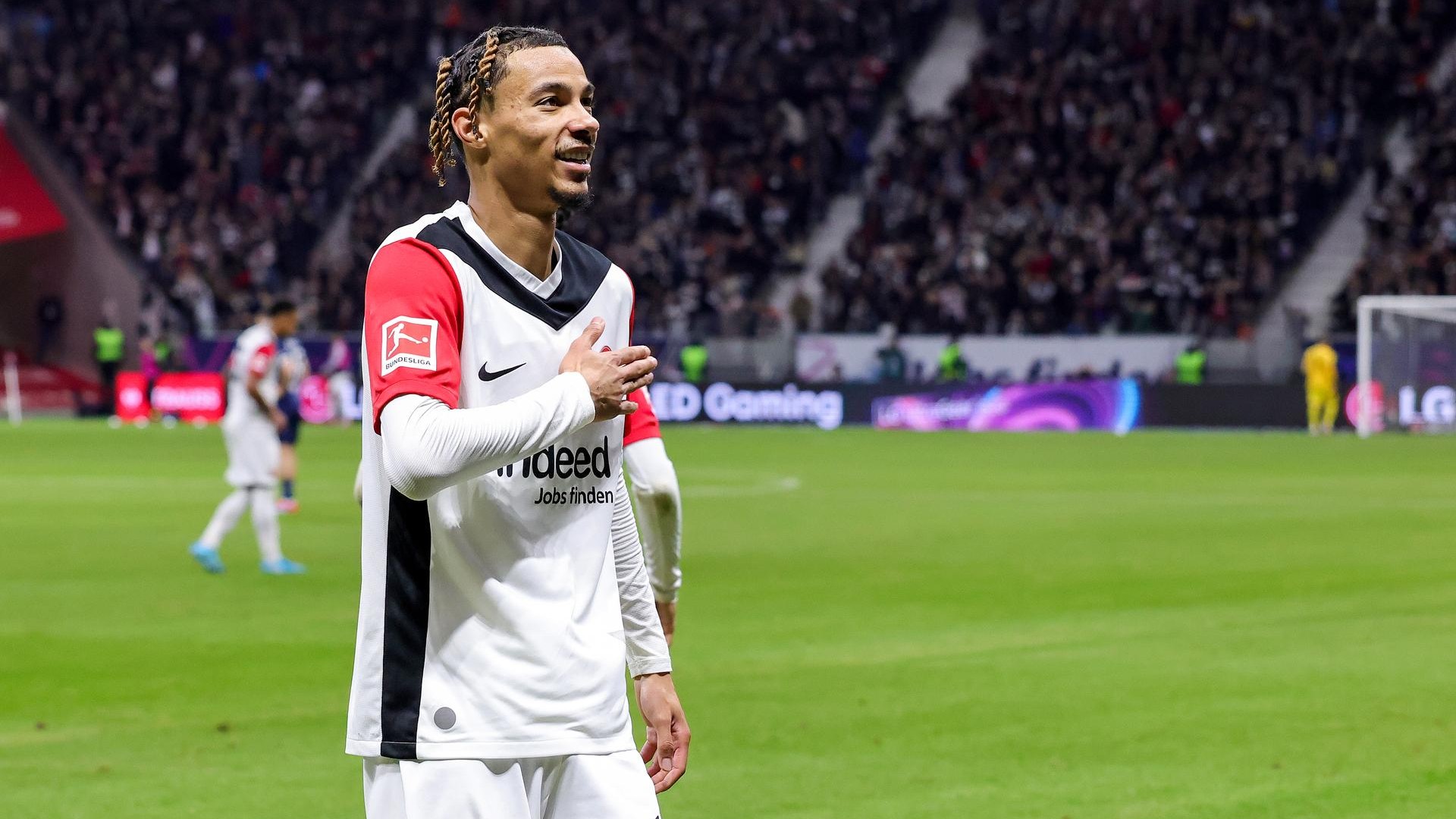 DAZN oder Sky - wo läuft Eintracht Frankfurt vs. St. Pauli? | DAZN News DE