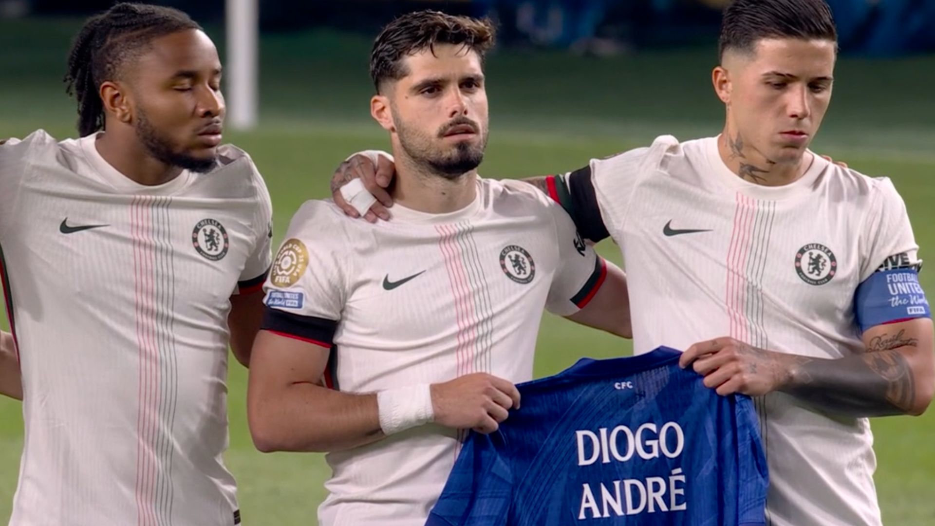 Pedro Neto y una decisión emotiva: titular ante Palmeiras para honrar a ...