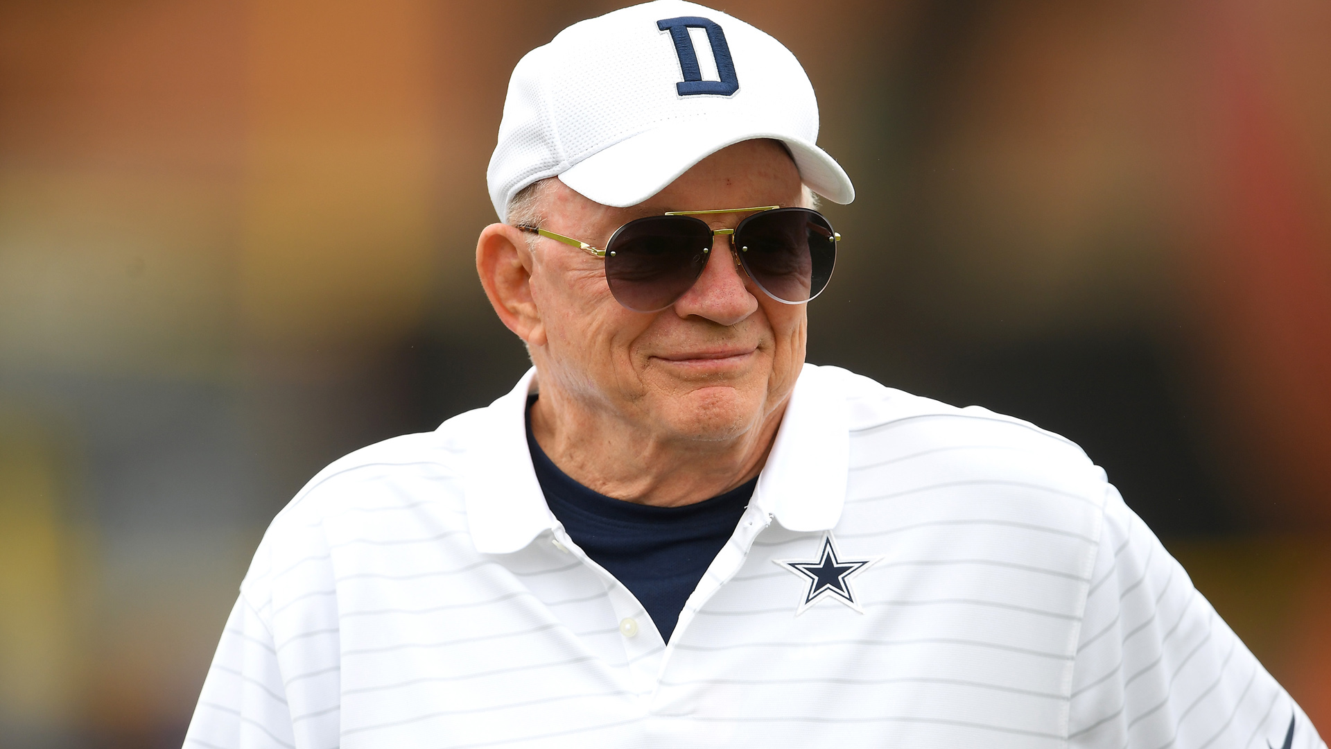 "Denkt an seine eigene Tasche": Hollywood-Superstar knöpft sich Cowboys ...
