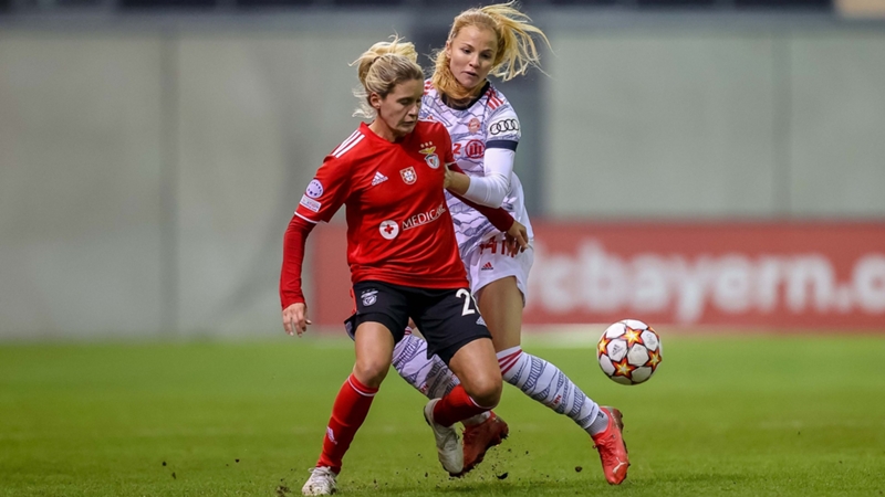 Wer zeigt / überträgt FC Bayern München vs. FC Arsenal im TV und LIVE-STREAM? Die UWCL | DAZN ...
