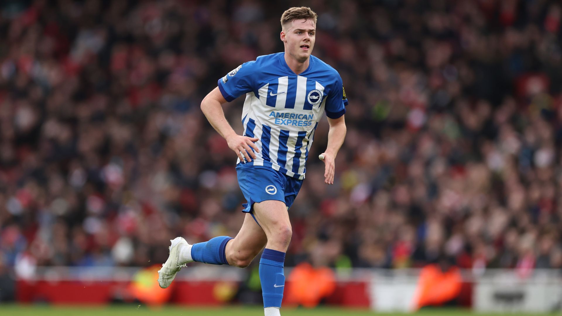 ¿Quién es y cómo juega Evan Ferguson? El prodigio irlandés por el que ...