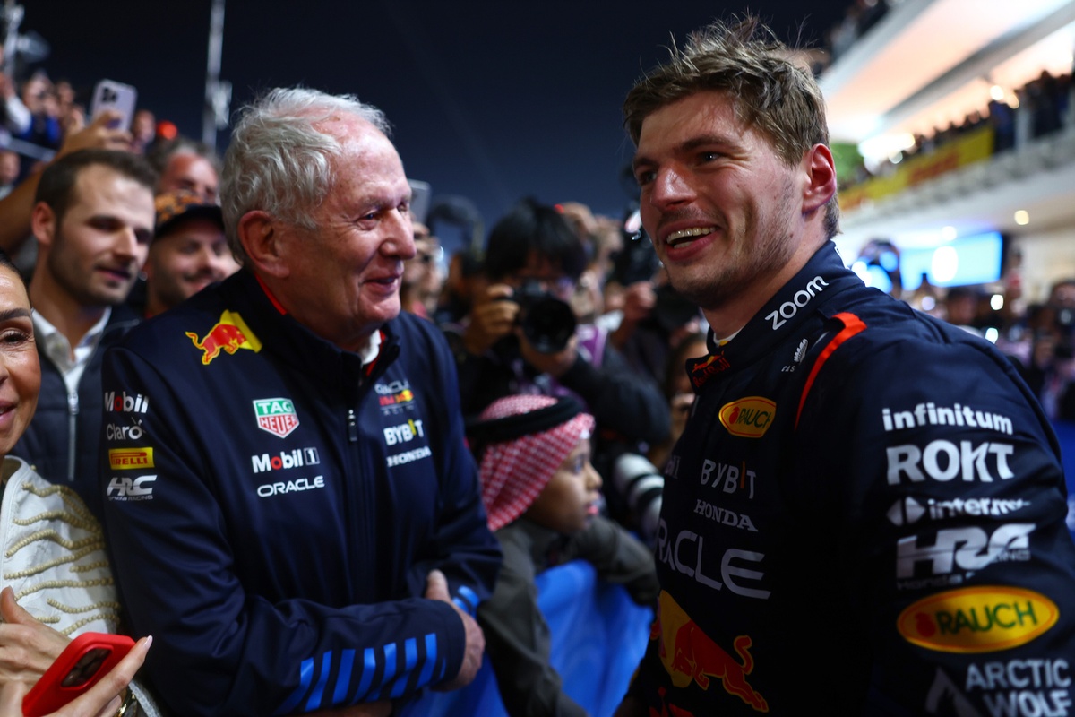 Helmut Marko disipa los rumores de una posible salida de Max Verstappen: "Seguirá siendo piloto ...