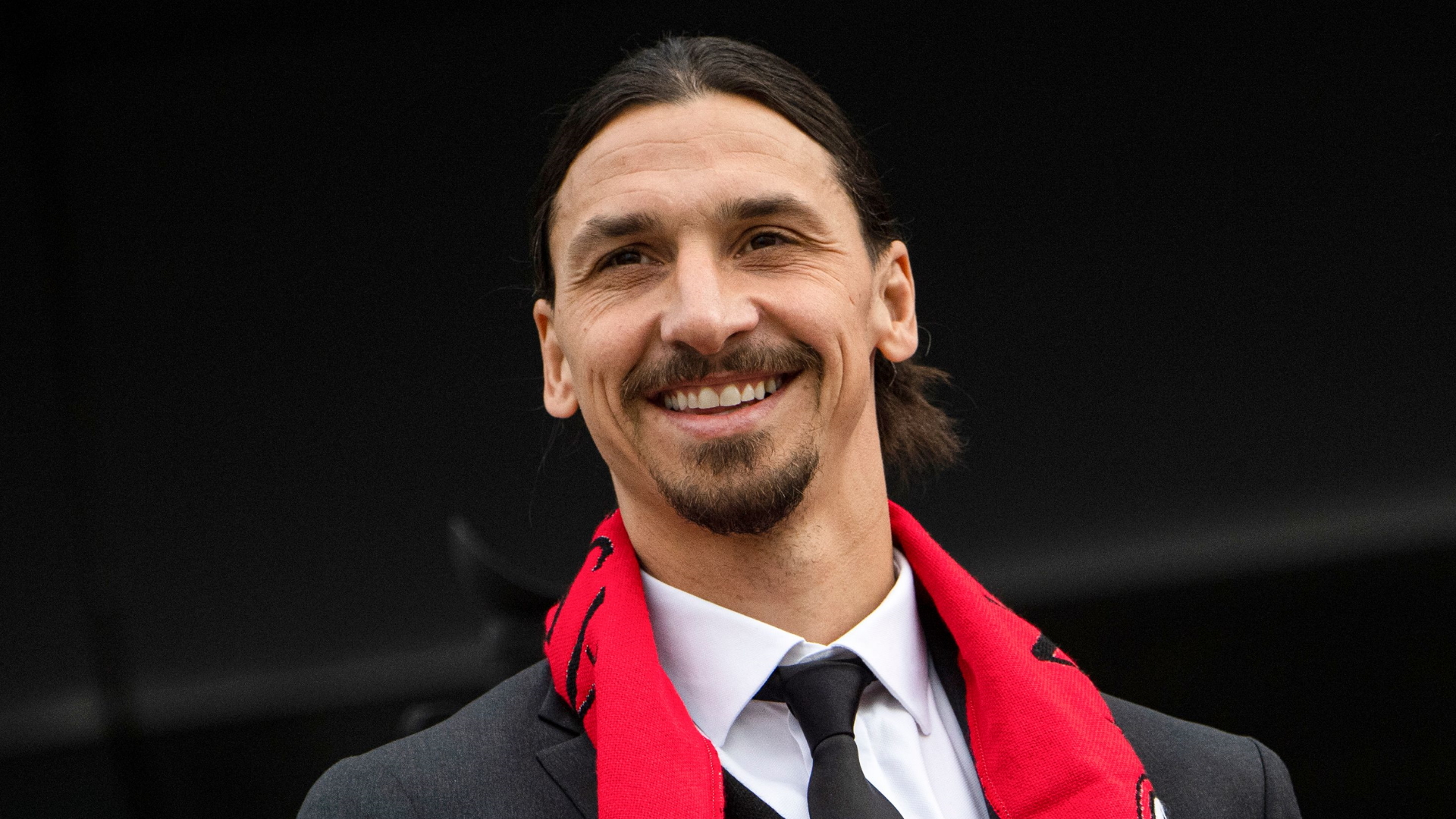 Zlatan Ibrahimovic presentation: Milan striker 'ready to play' ahead of ...