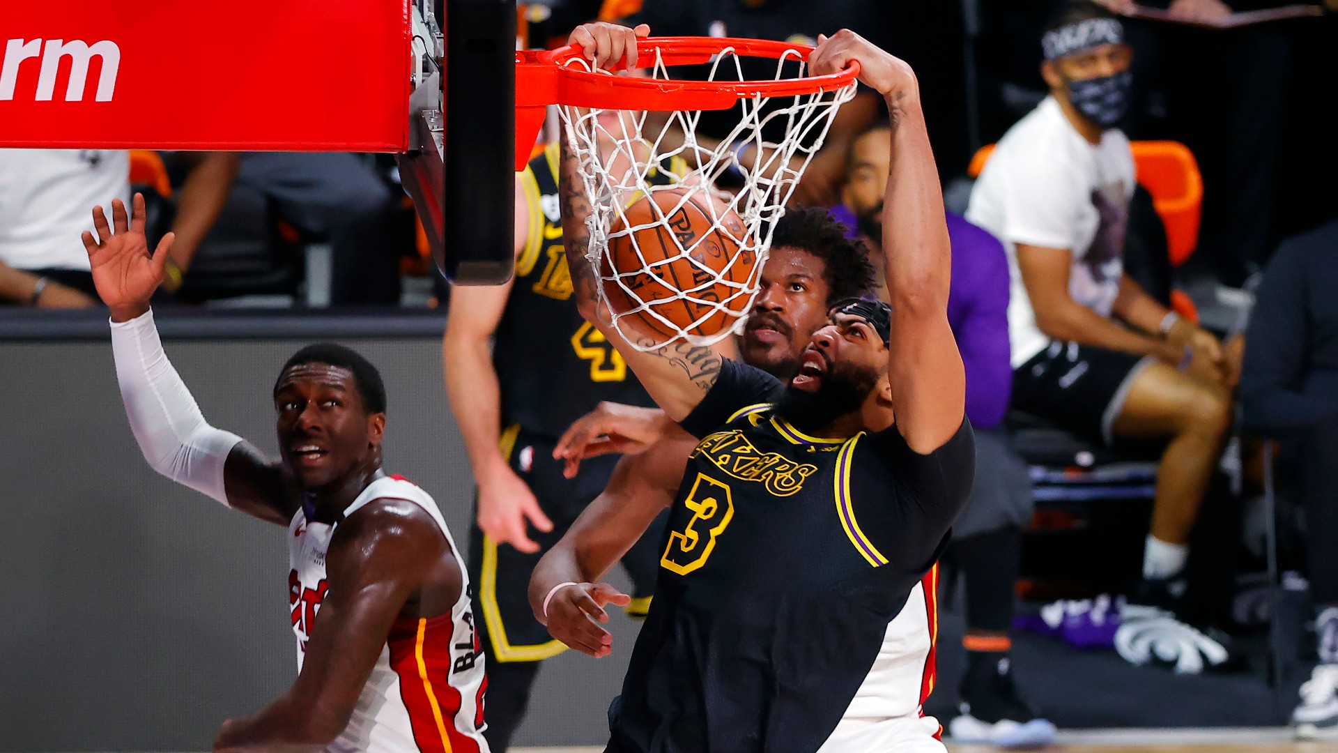 Anthony Davis has one hand on the 2020 Finals MVP | NBA.com Australia ...