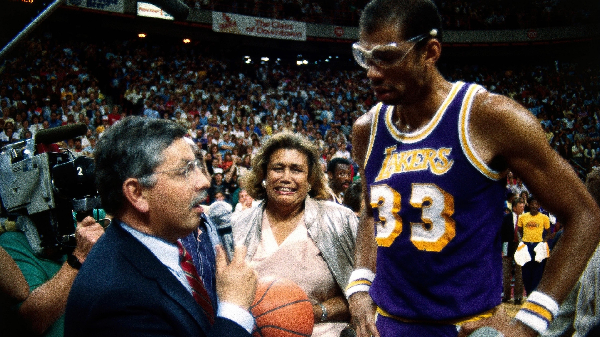 This Date in NBA History: Kareem Abdul-Jabbar becomes NBA's all-time ...