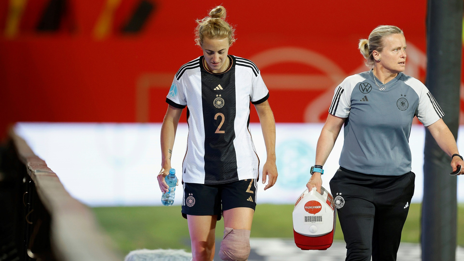 WM-Aus für Simon - Voss-Tecklenburg nominiert Kader | DAZN News DE