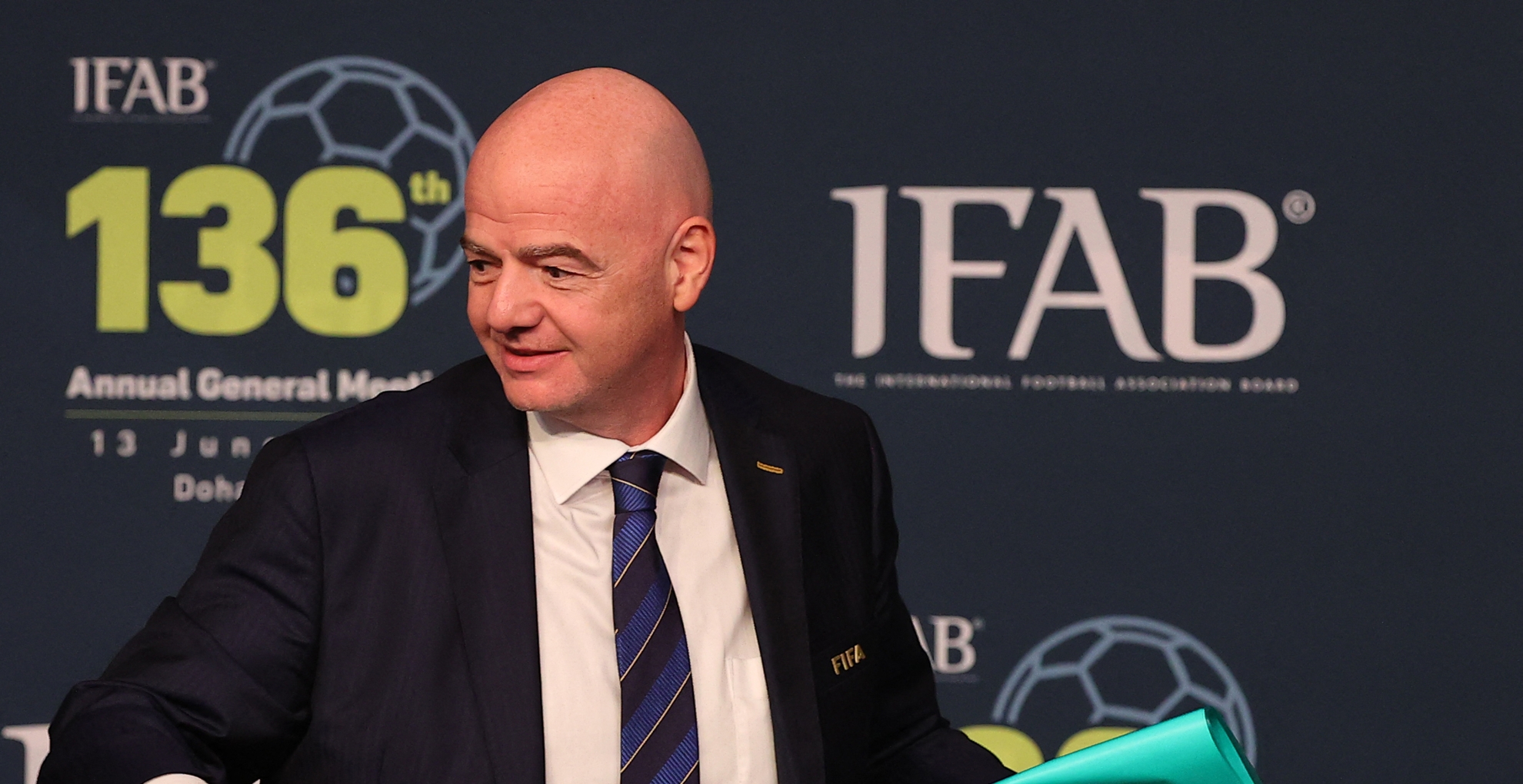 IFAB will VAR-Entscheidungen transparenter machen | DAZN News DE