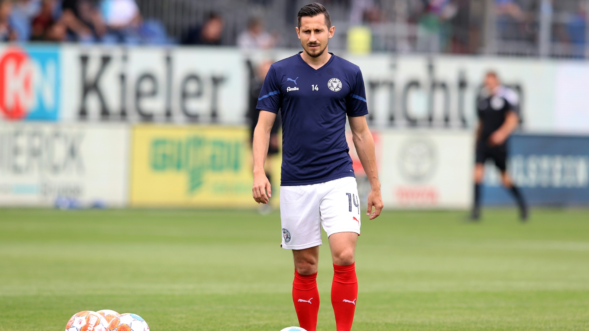 Holstein Kiel bindet Torjäger Steven Skrzybski bis 2026 | DAZN News AT