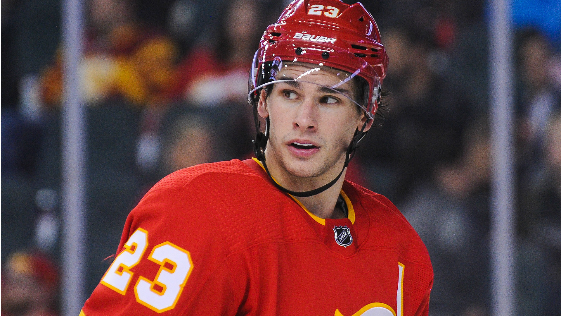 Flames' Sean Monahan scores twice vs. Flyers to hit six consecutive 20 ...