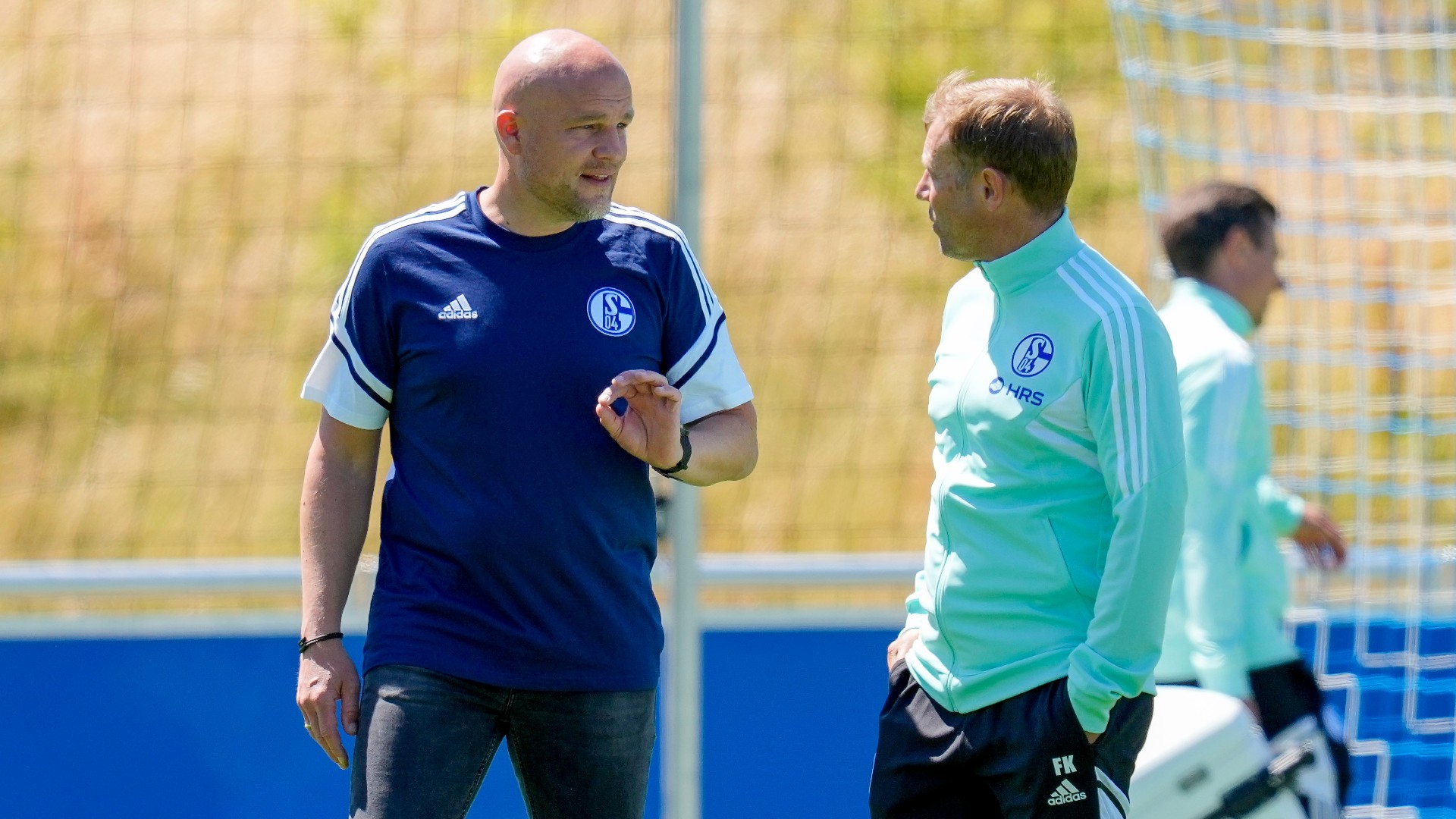 Wechsel nach Leipzig: Schalke löst Vertrag mit Schröder auf | DAZN News DE