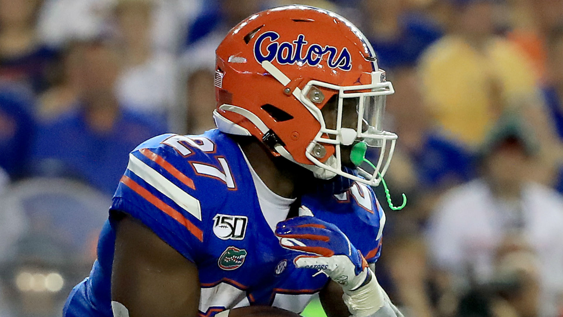 Florida's Dameon Pierce leaves game after apparent helmet-to-helmet hit ...