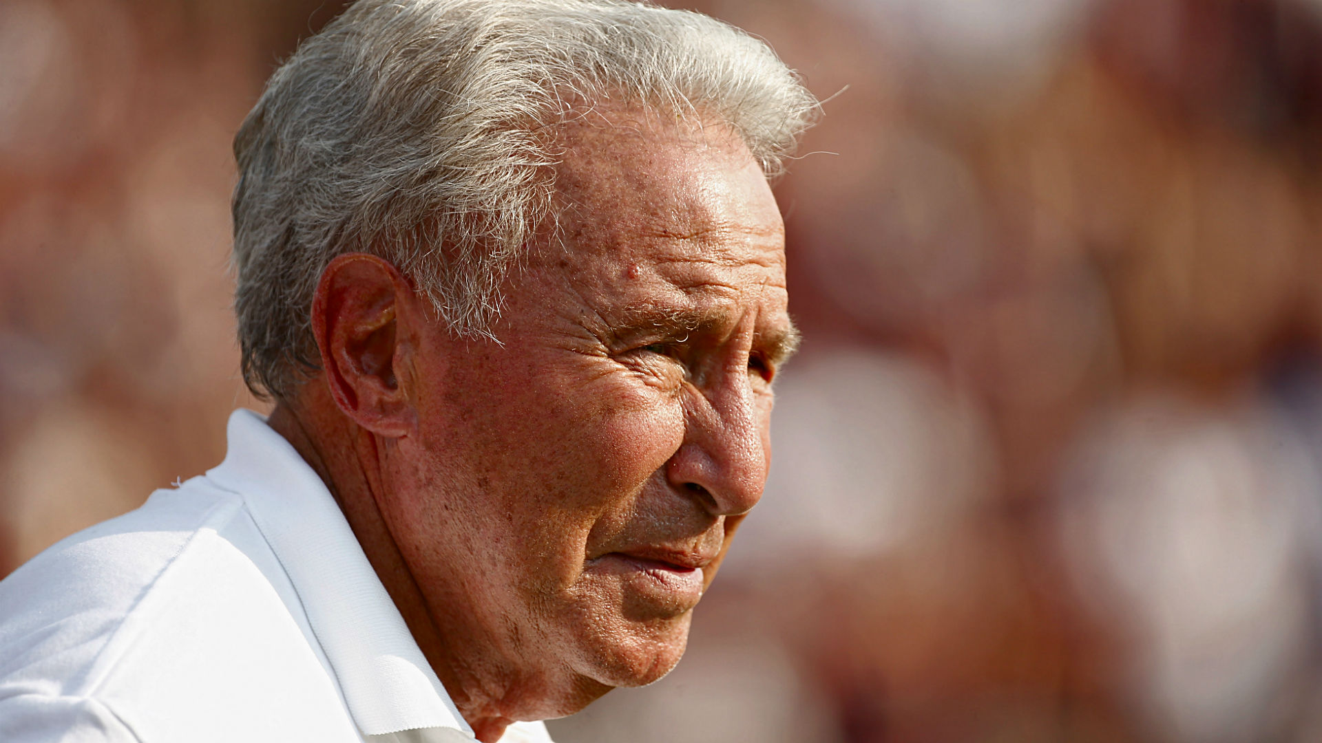 Lee Corso breaks down in tears amid 20-year tribute | Sporting News ...