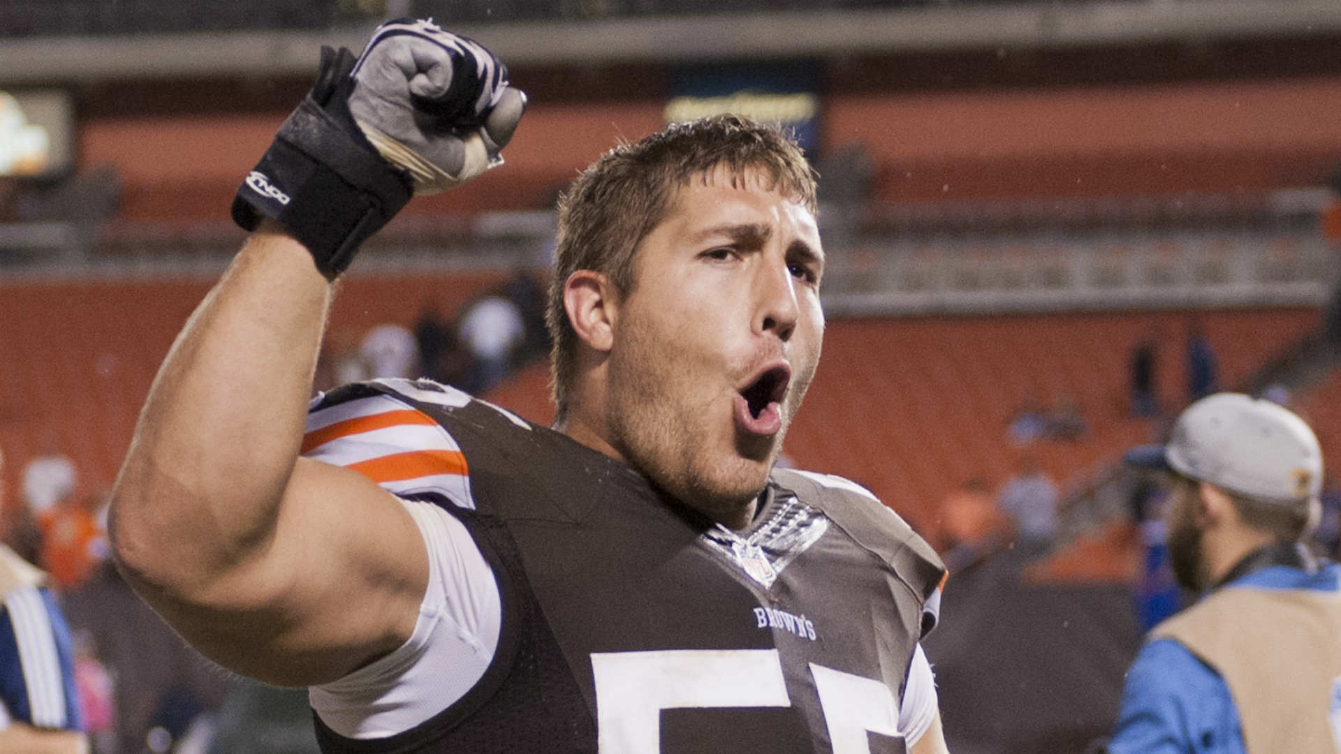 Falcons land center Alex Mack on 5-year deal, report says | Sporting News