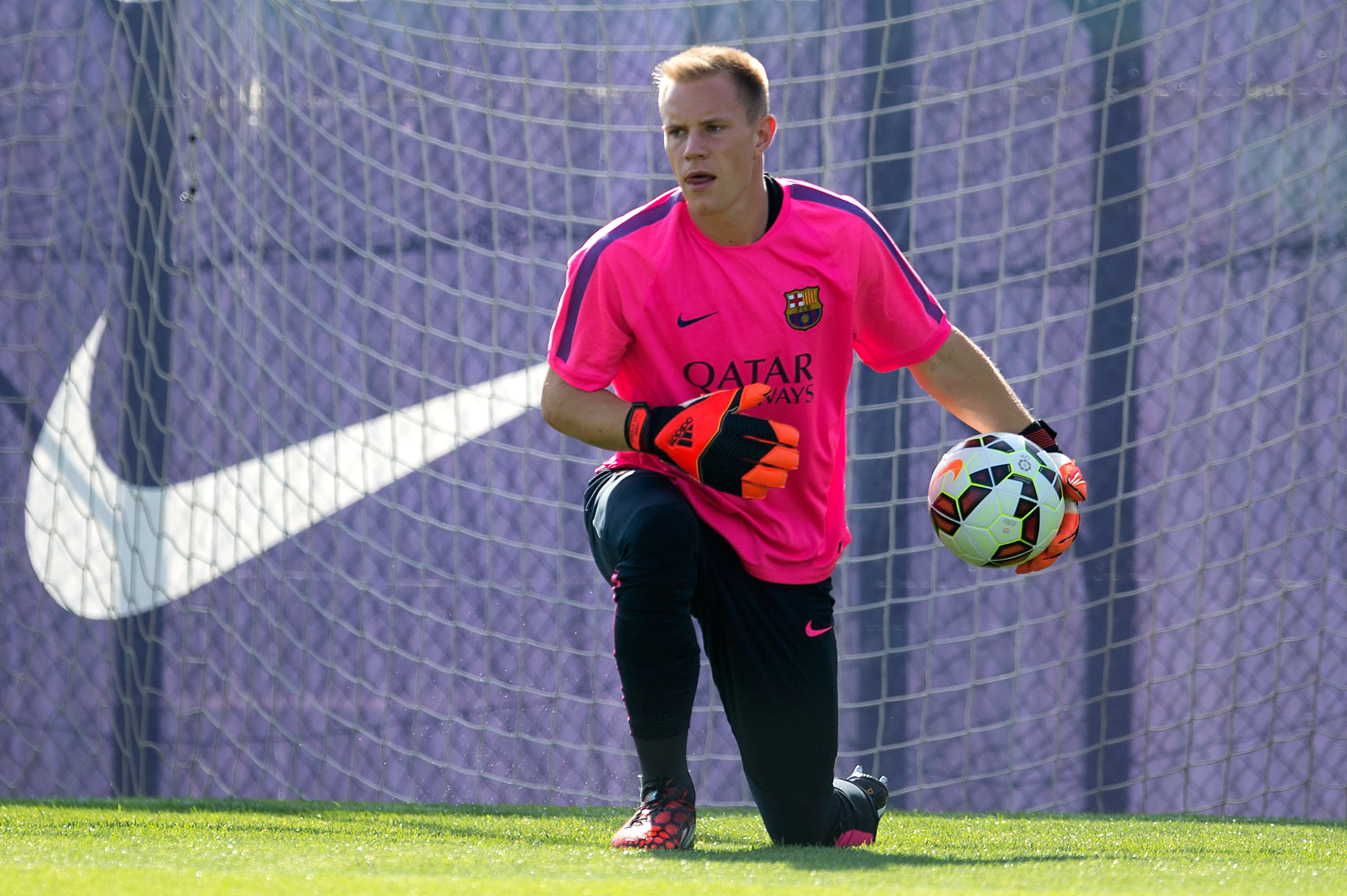 Barcelona goalkeeper Marc-Andre ter Stegen to train alone due to back ...