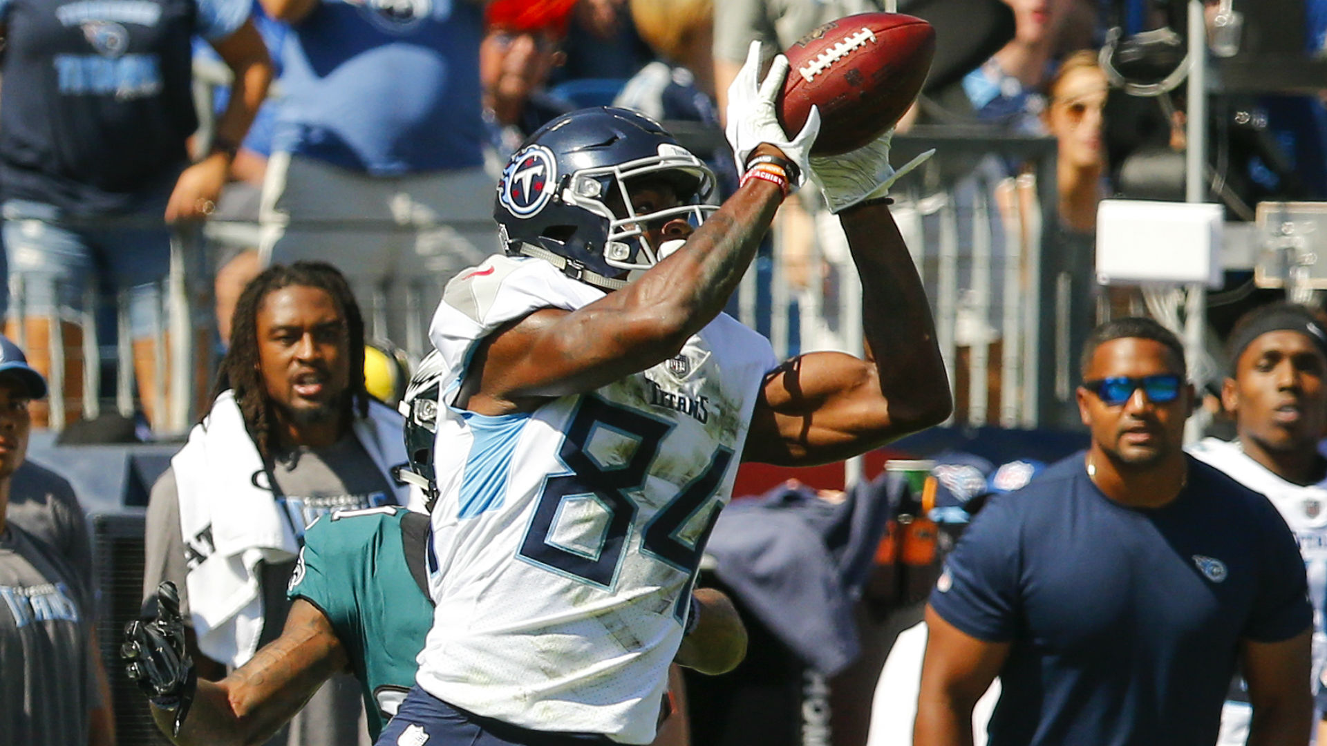 Corey Davis makes leaping catch to give Titans OT win | Sporting News ...