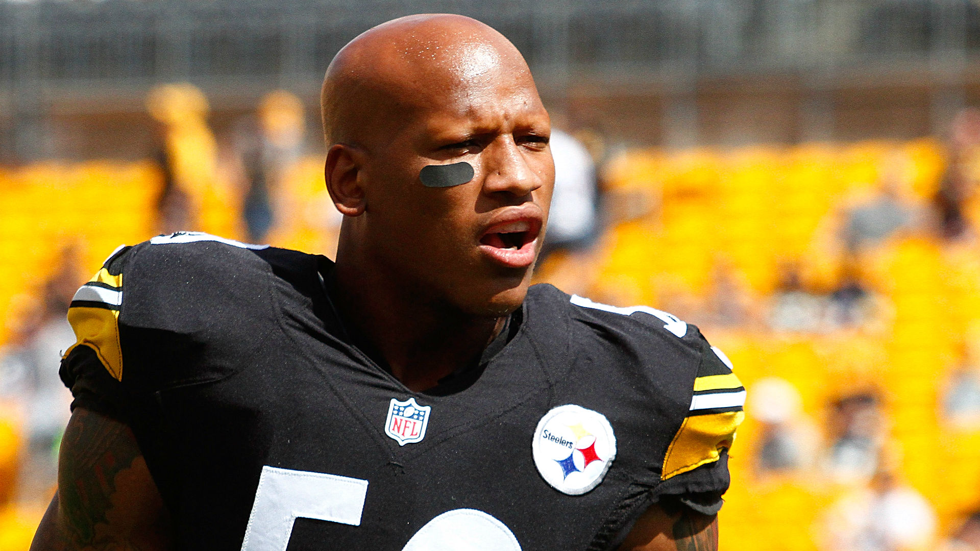 Ryan Shazier goes bare in frigid Pittsburgh | Sporting News