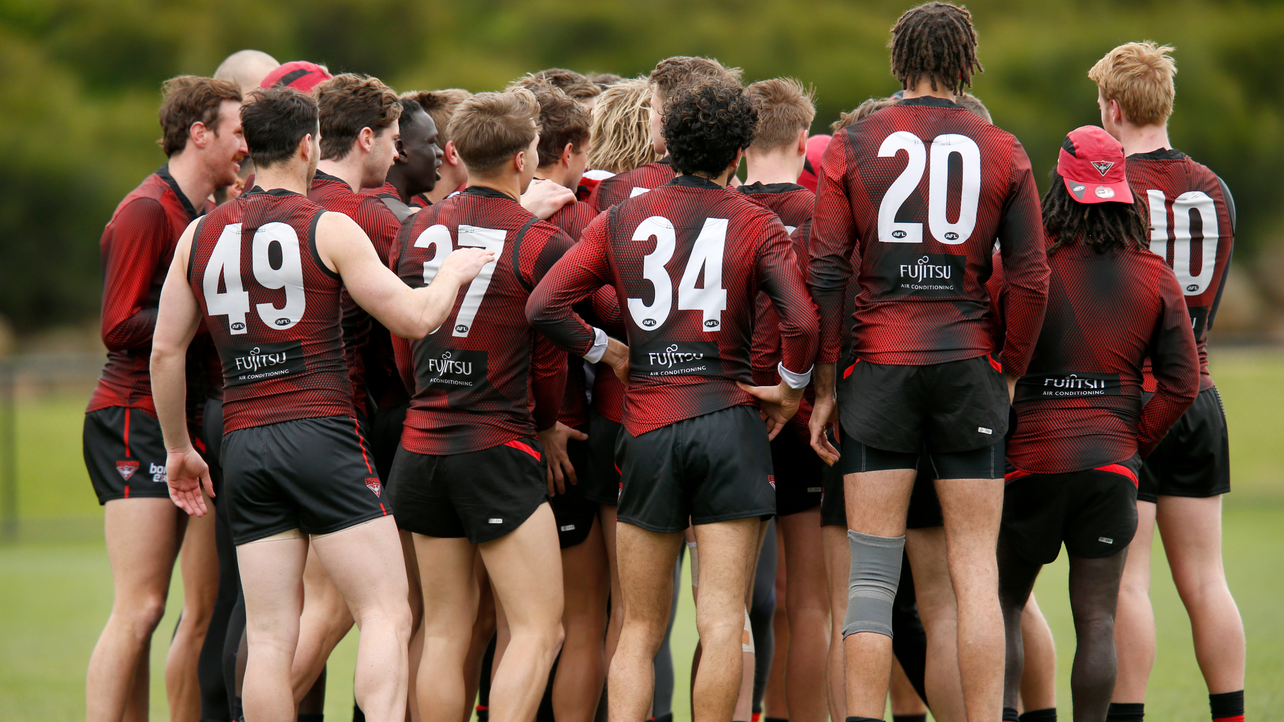 Essendon Vs Carlton Clash Going Ahead Only Two Bombers Players Forced Into Quarantine