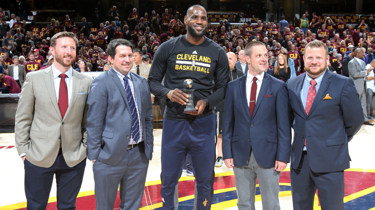 LeBron James wins NBA's J. Walter Kennedy Award for community service ...