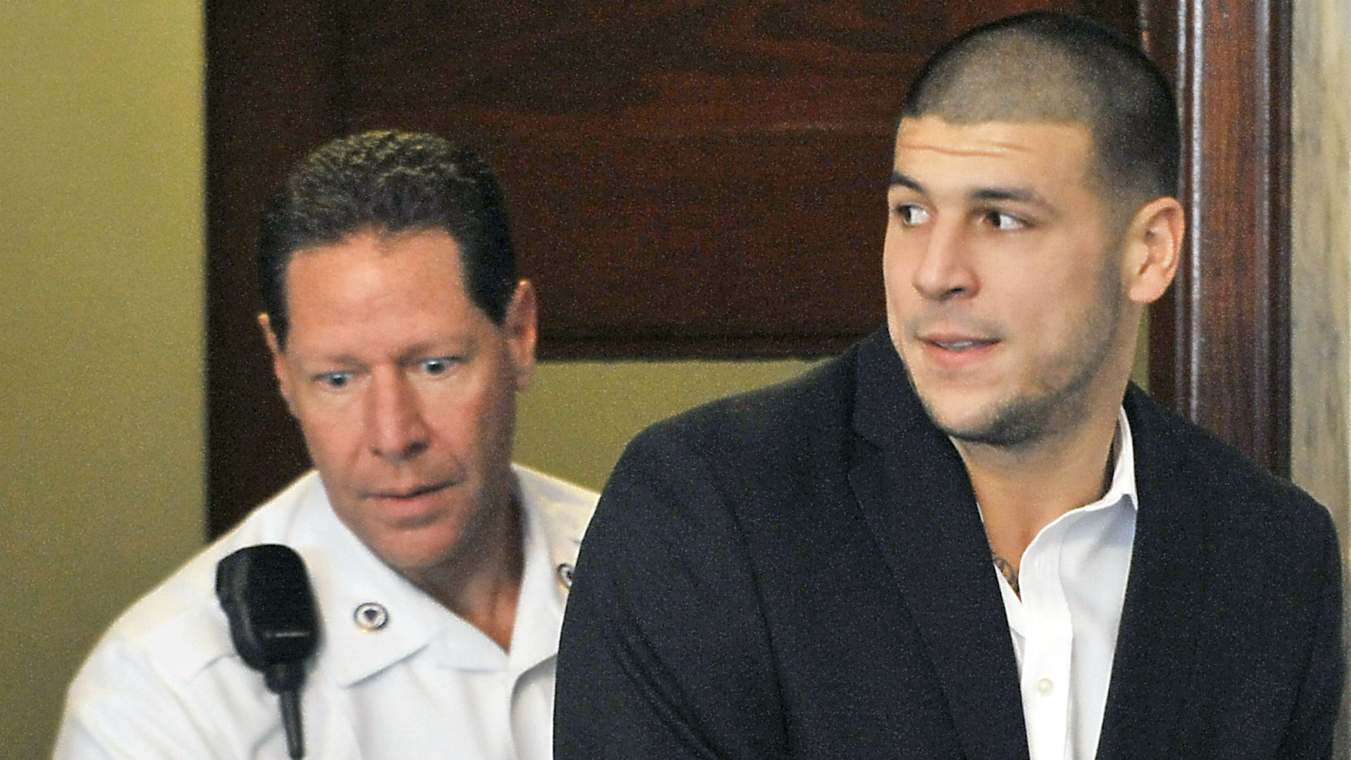 Inmate beaten up by Aaron Hernandez was in handcuffs at time of assault ...