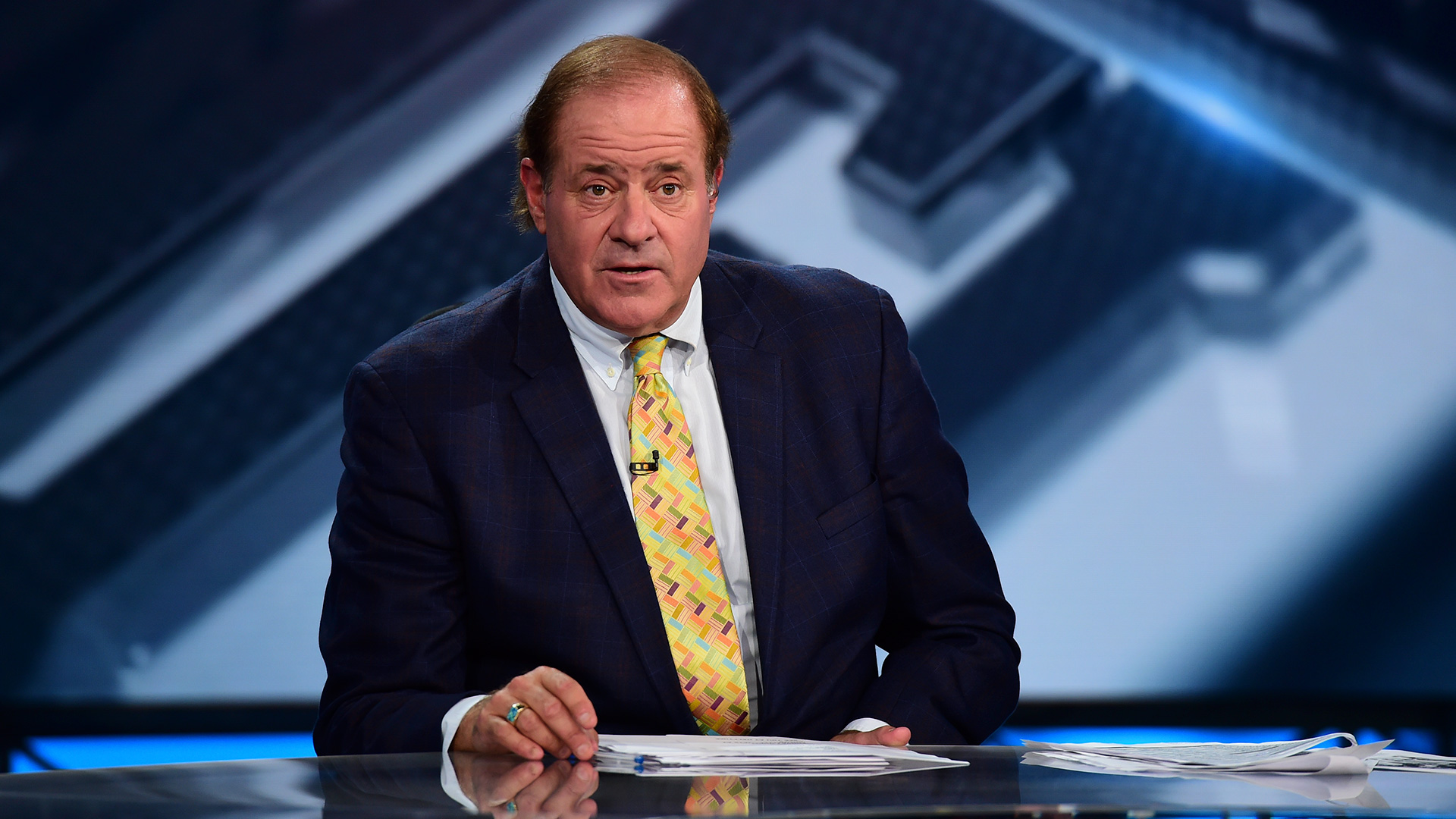 Watch Chris Berman quietly lose it when ESPN's audio cuts out ...