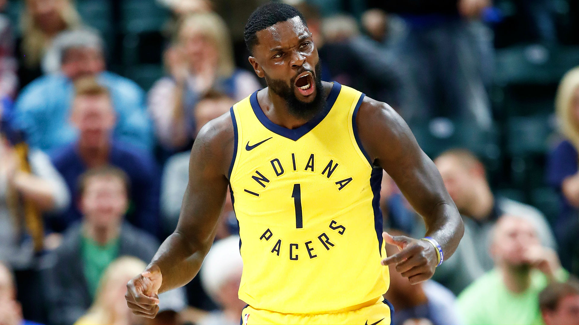 Lance Stephenson headbutts stanchion after massive dunk | Sporting News