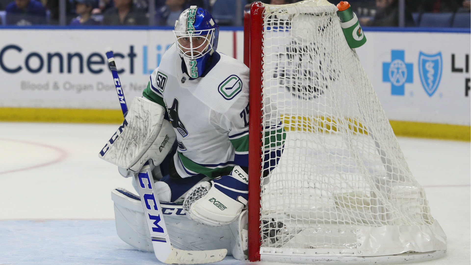 Vancouver Canucks' Jacob Markstrom makes highlight-reel save in win ...