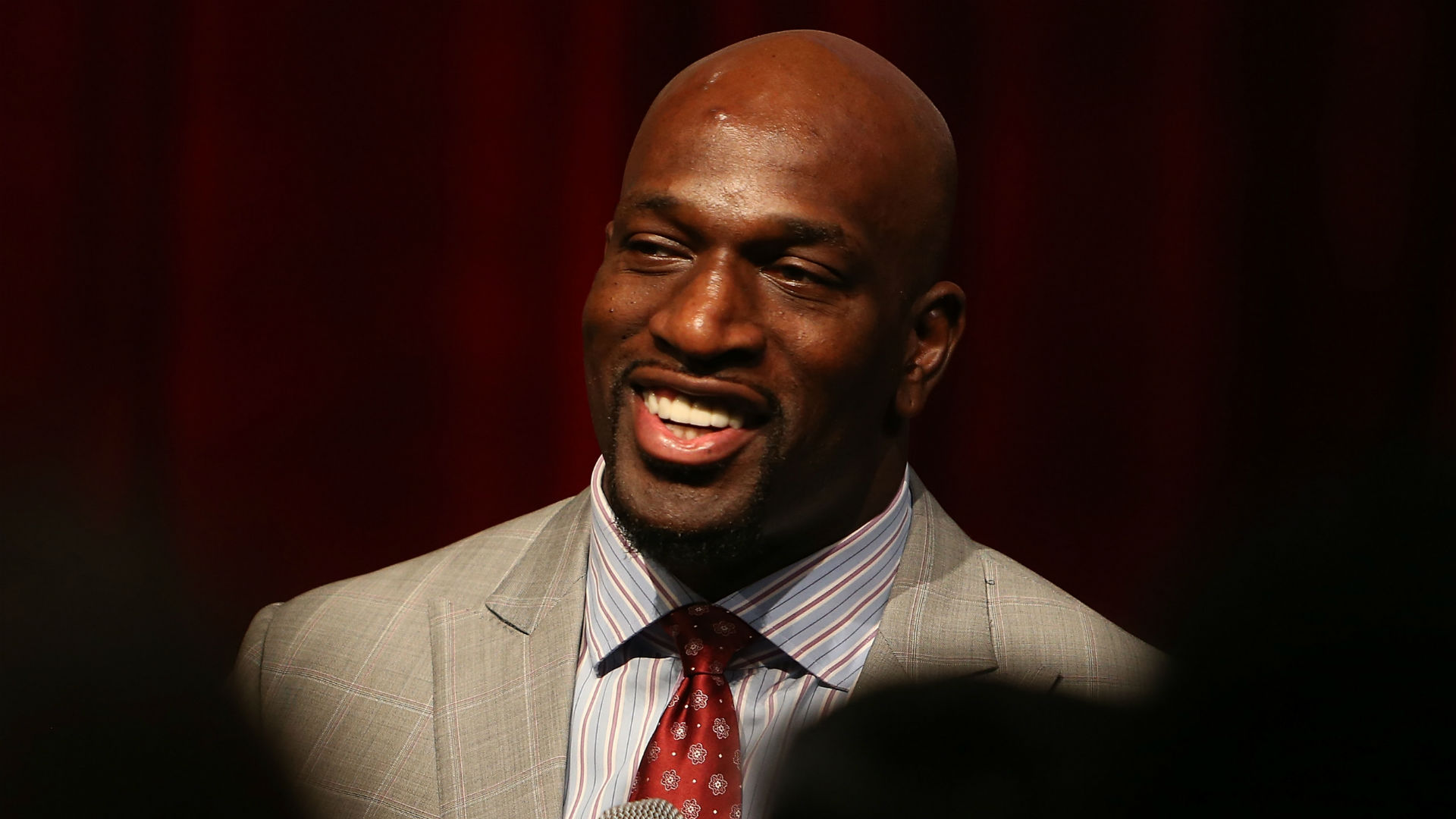 Titus O'Neil on his Muhammad Ali Award nomination, addressing social ...