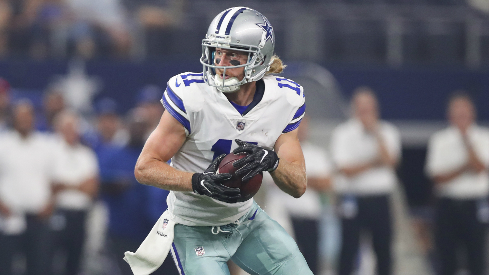Cowboys vs. Giants: Cole Beasley makes wild behind-the-back catch ...