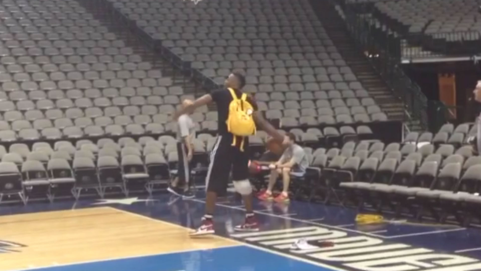 Dwight Howard's full-court shot is more impressive than LeBron's ...
