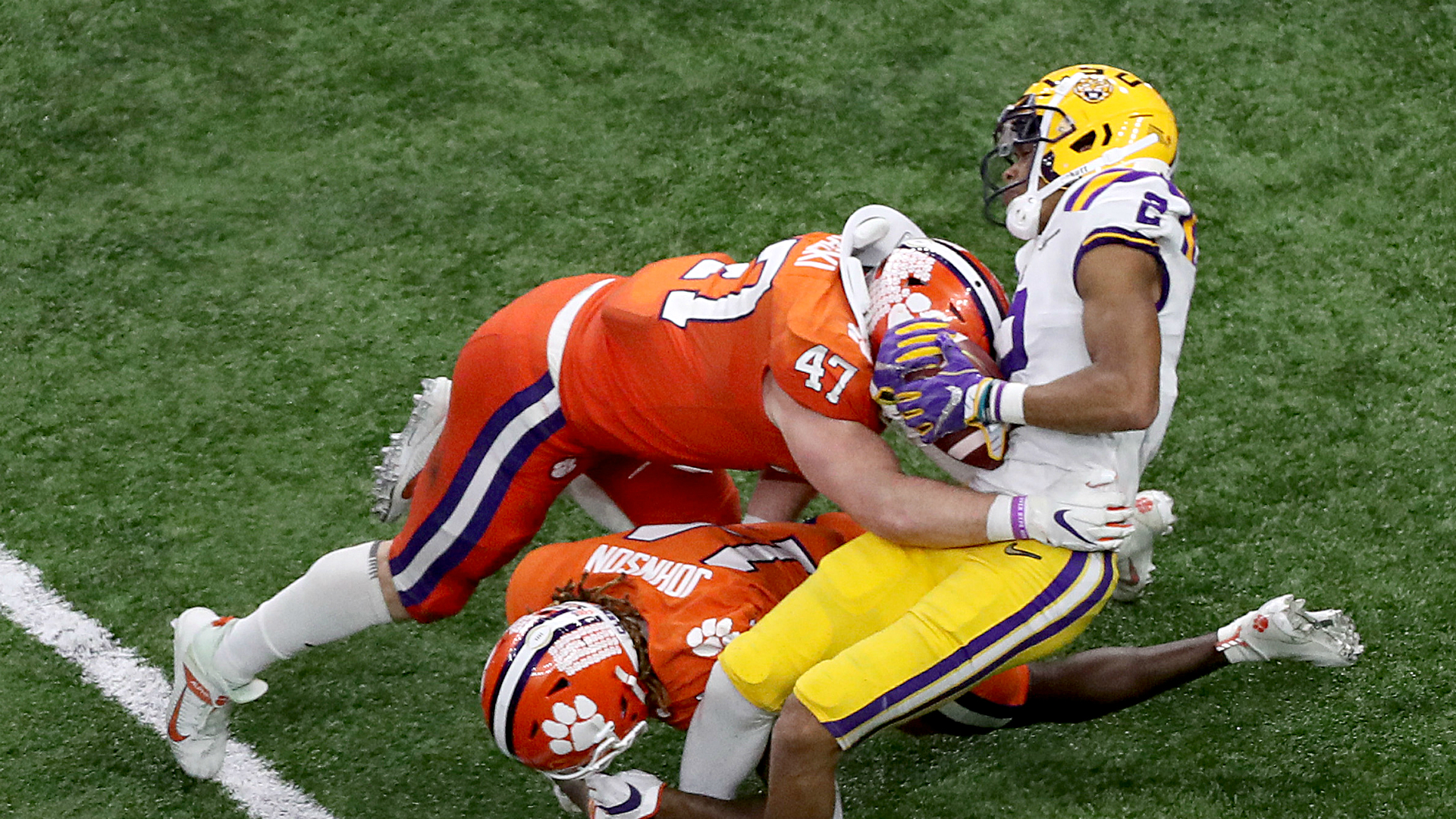 Clemson's James Skalski ejected for targeting in College Football ...