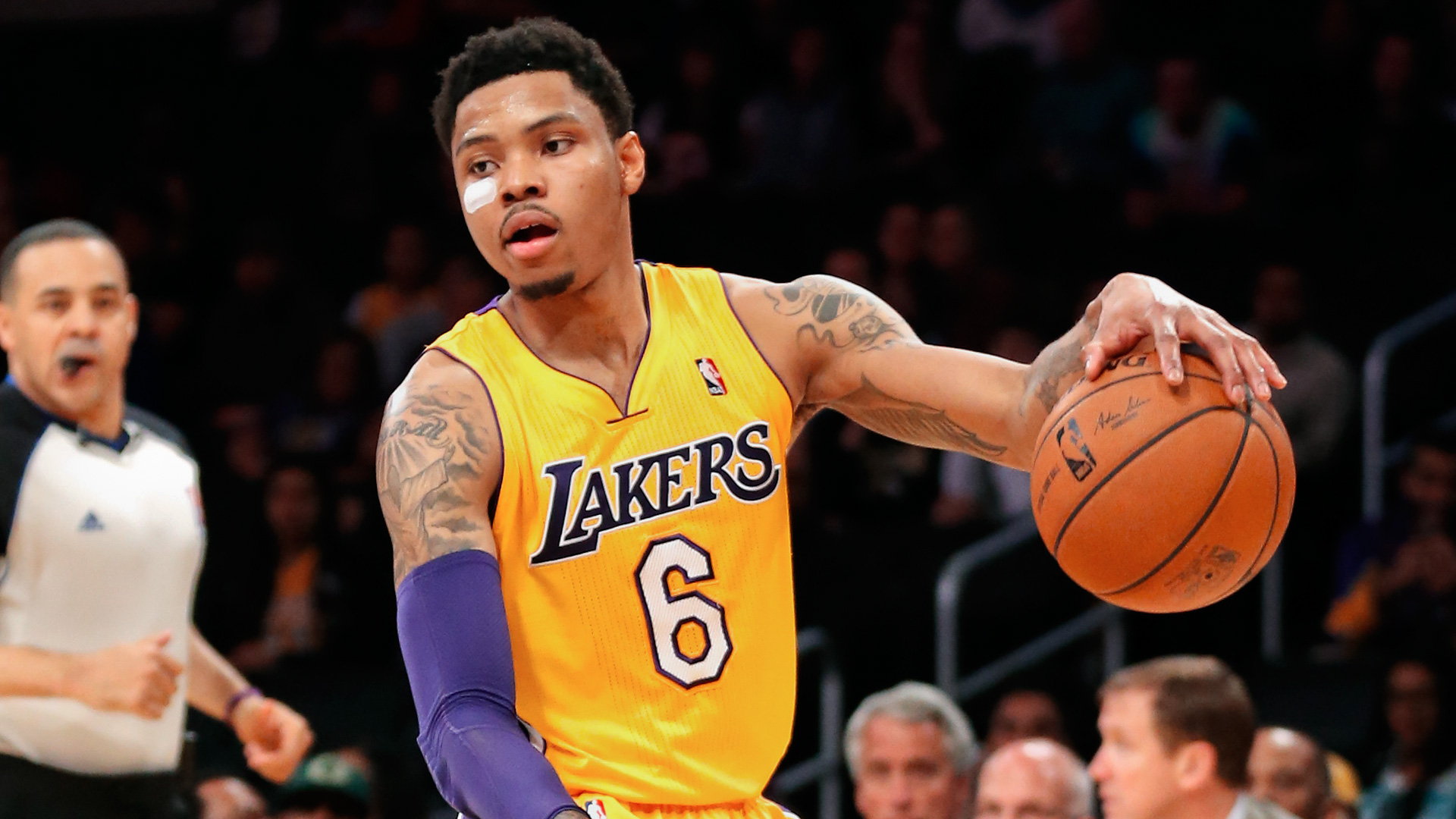 Lakers' Kent Bazemore done for remainder of season with foot injury ...