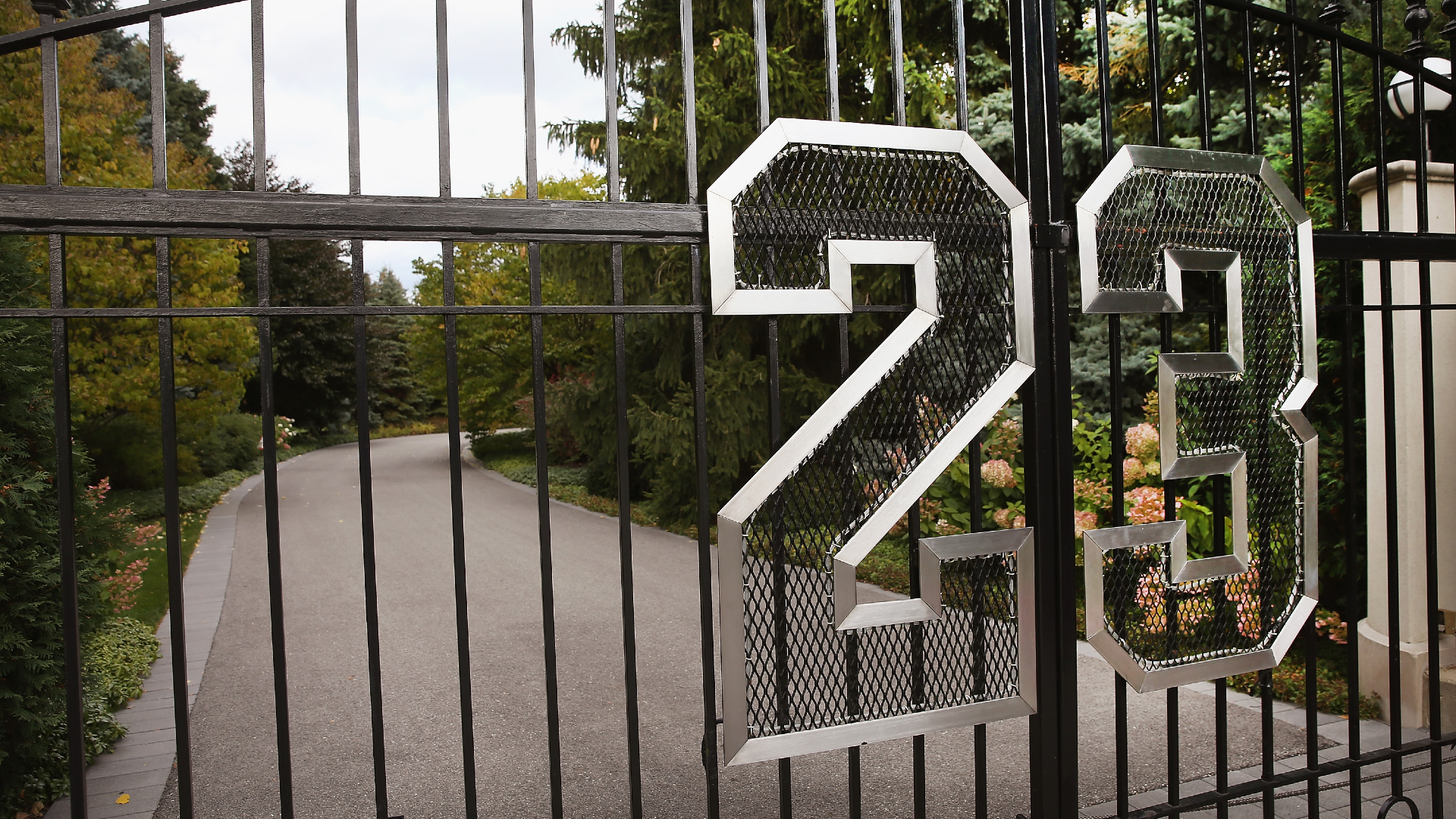 Michael Jordan's Chicago mansion up for sale at $14.9M after failing to ...