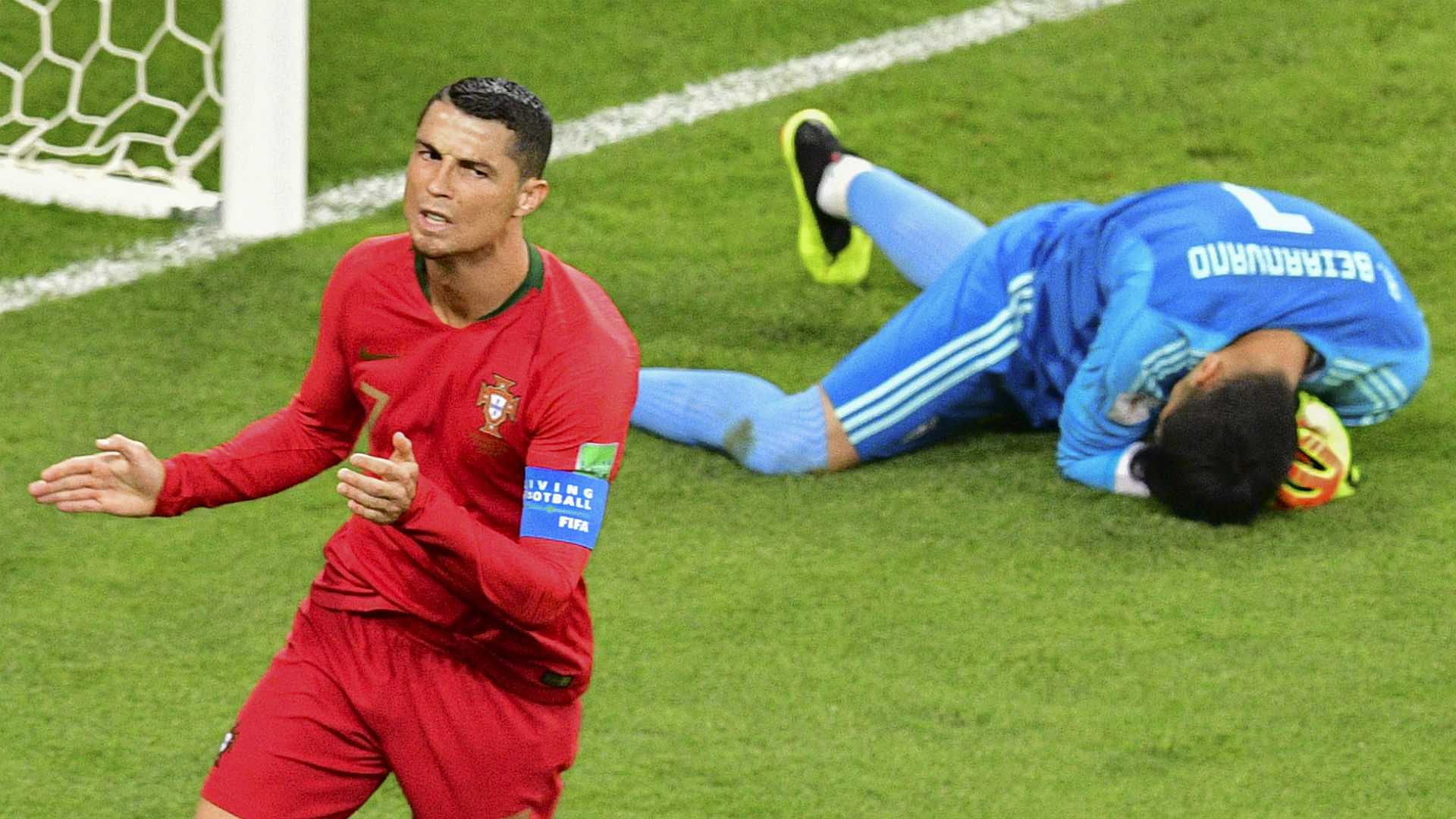 Iranian goalie who denied Ronaldo has incredible backstory | Sporting ...