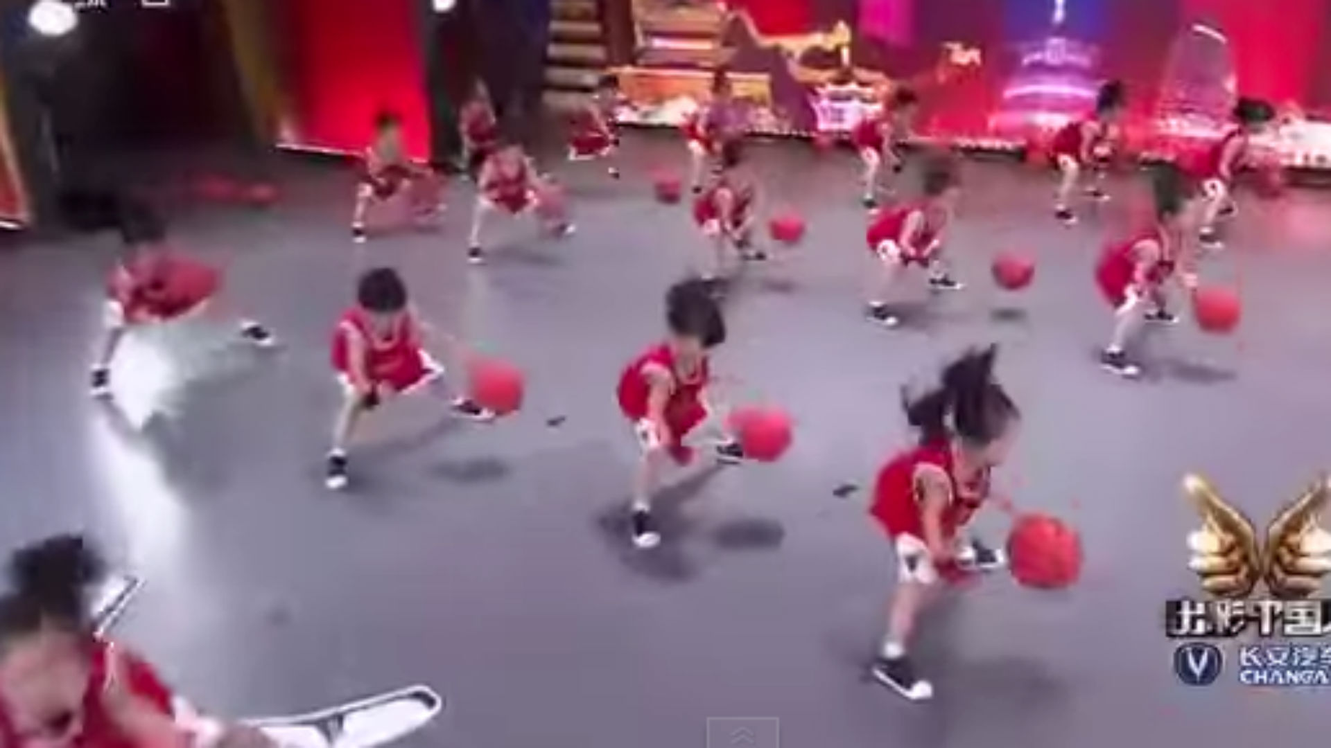 Chinese kindergarteners show off hypnotizing handles in dribbling dance ...