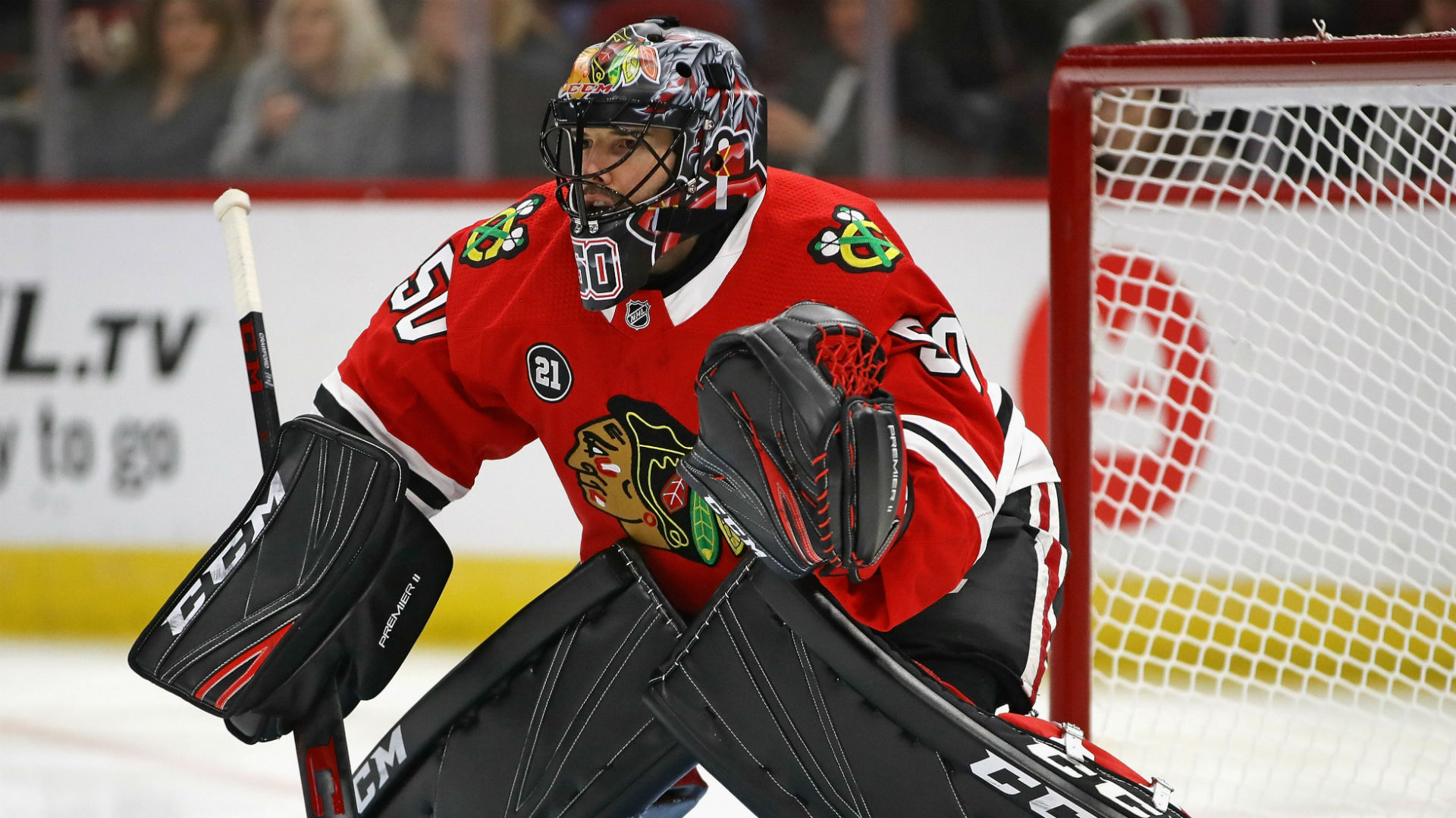 Blackhawks goalie Corey Crawford earns first win in 10 months ...