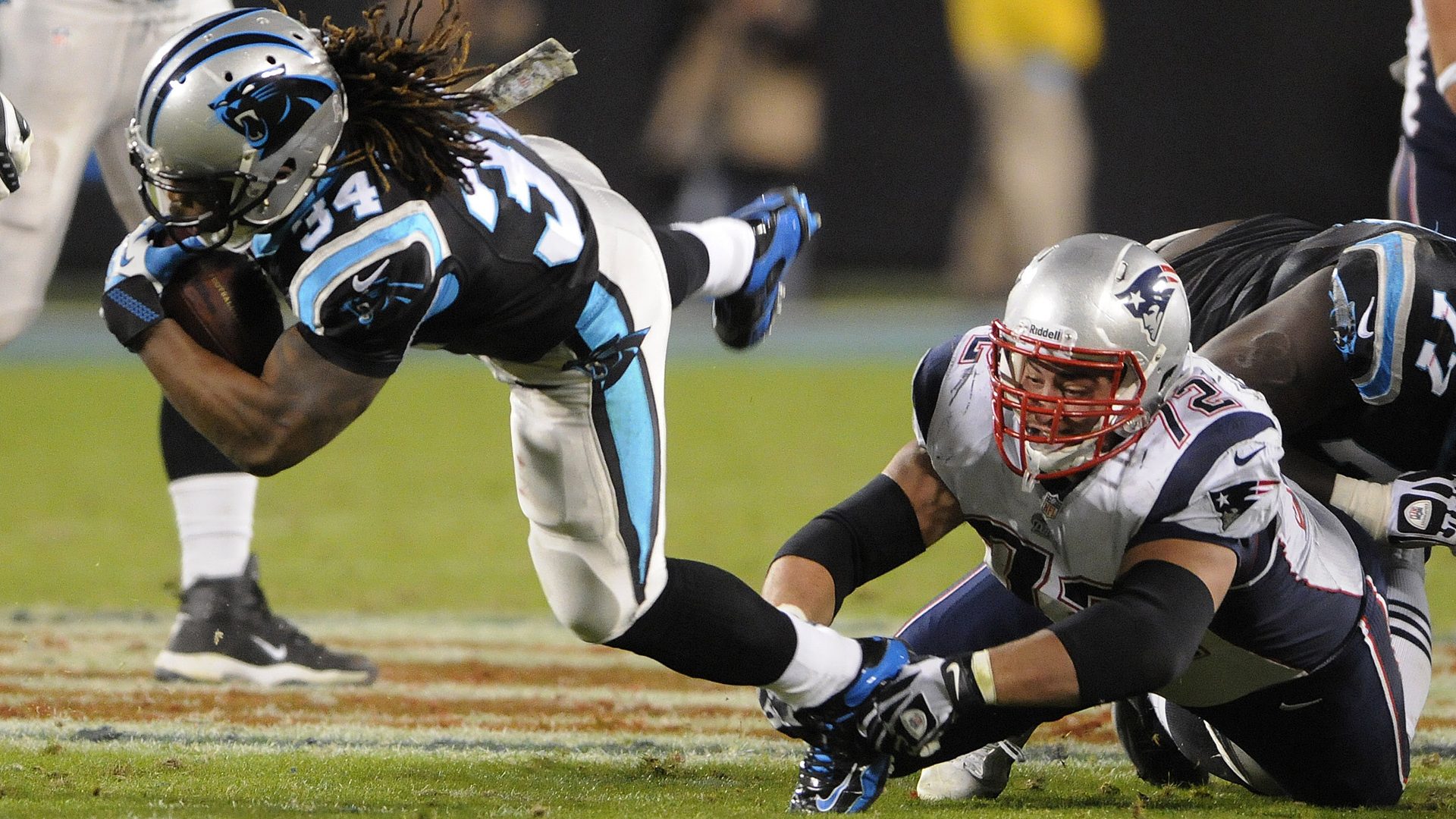 DeAngelo Williams has an awesome flying habit | Sporting News