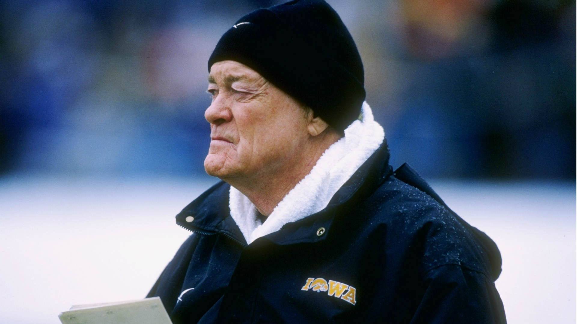 Hayden Fry, legendary Iowa football coach, dies at 90 | Sporting News ... Hayden Fry, legendary Iowa football coach, dies at 90 | Sporting News ...
